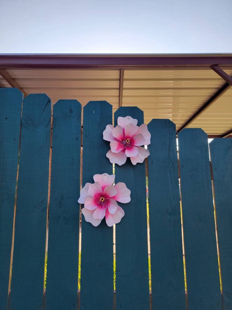 Metal Hibiscus Fence Flowers: Colorful Garden Decoration - Etsy