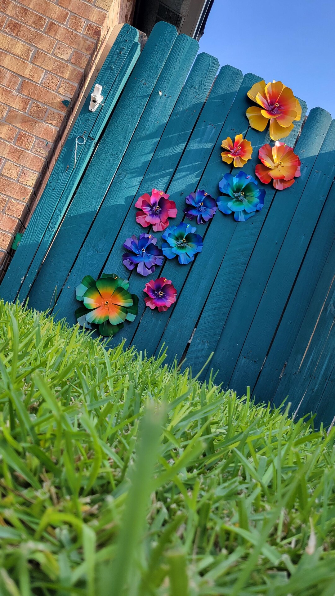 Metal Hibiscus Fence Flowers - Colorful Garden Decor - Etsy
