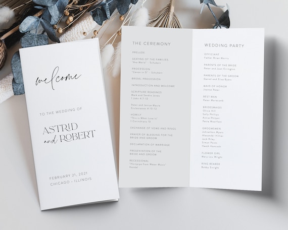 Bi fold wedding program paper | Beachweddingtips.com