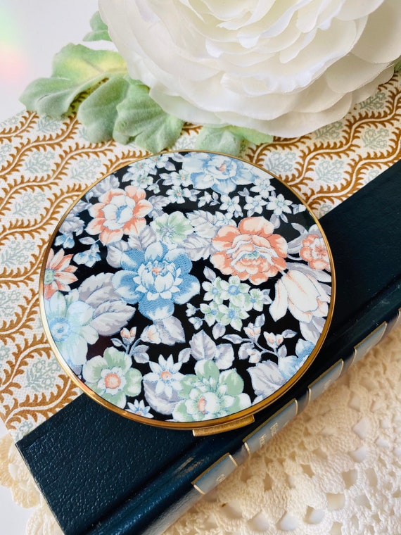 Vintage Stratton Compact Floral Design. - Etsy