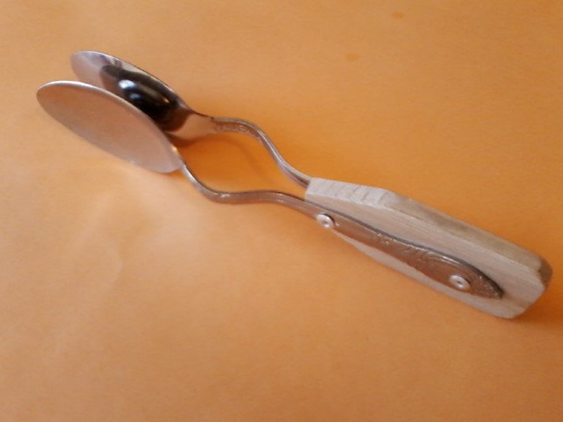 Musical Spoons Rhythm Instrument. Acoustical Instrument. No Lessons ...