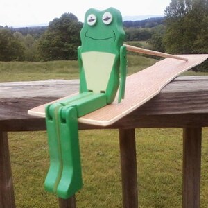 Bullfrog Limberjack Free CD / Wooden Dancing Toy / Rhythm Instrument ...