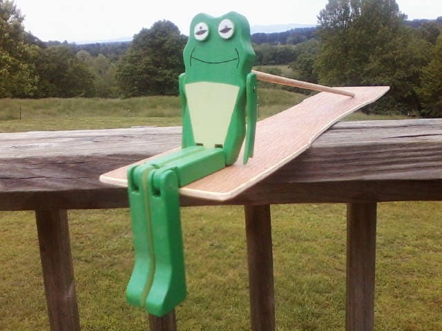 Bullfrog Limberjack Free CD / Wooden Dancing Toy / Rhythm Instrument ...