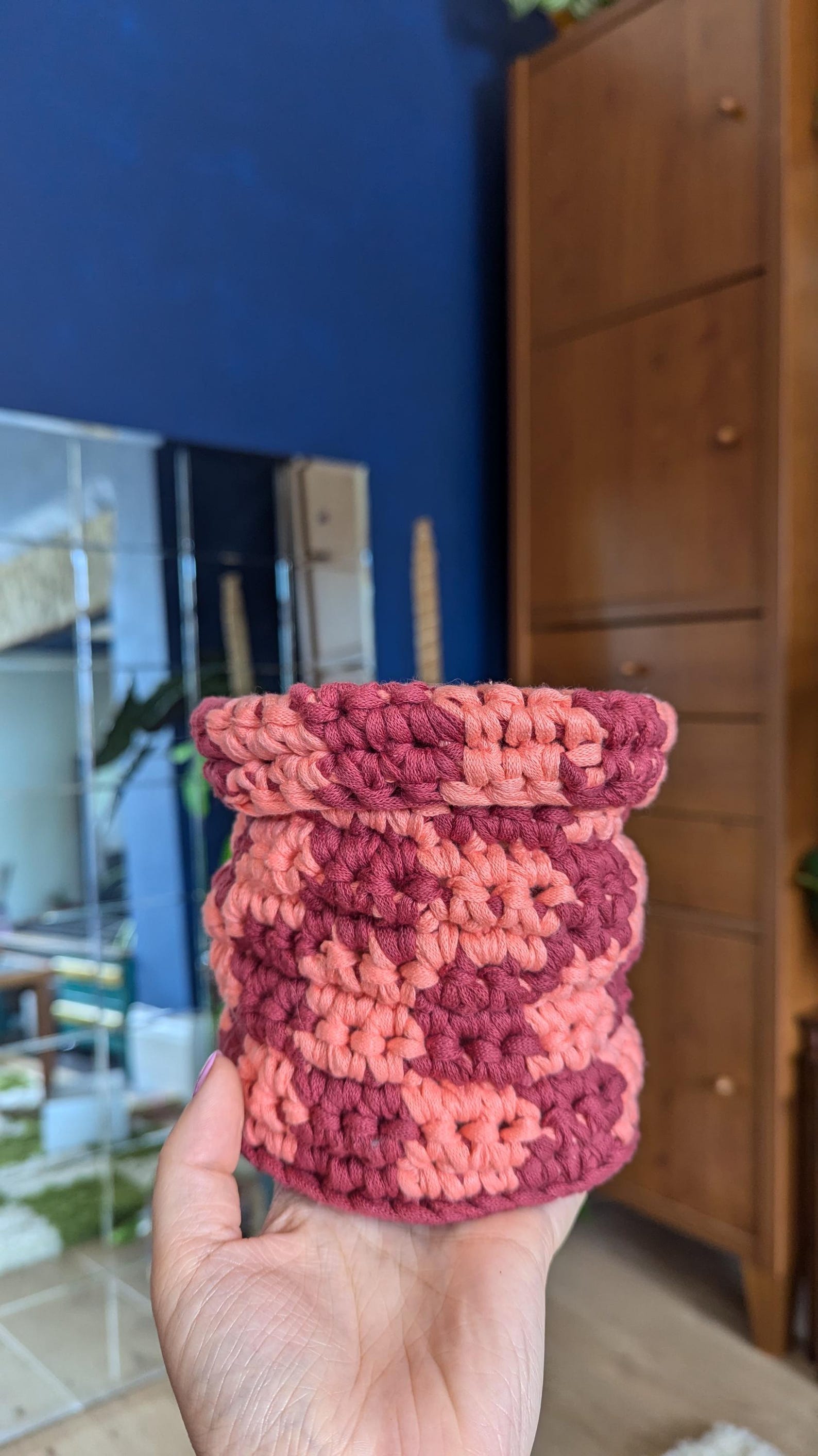 Checkerboard Crochet Plant Pot - Burgundy & Coral - M - Etsy