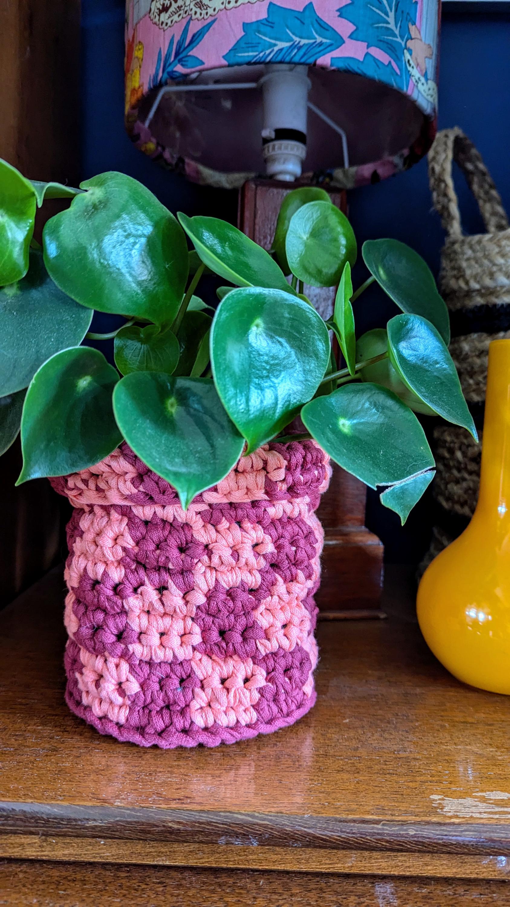 Checkerboard Crochet Plant Pot - Burgundy & Coral - M - Etsy