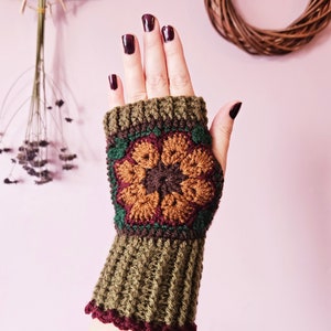 Cosy Flower Fingerless Gloves Crochet Pattern. African Flower Wrist ...