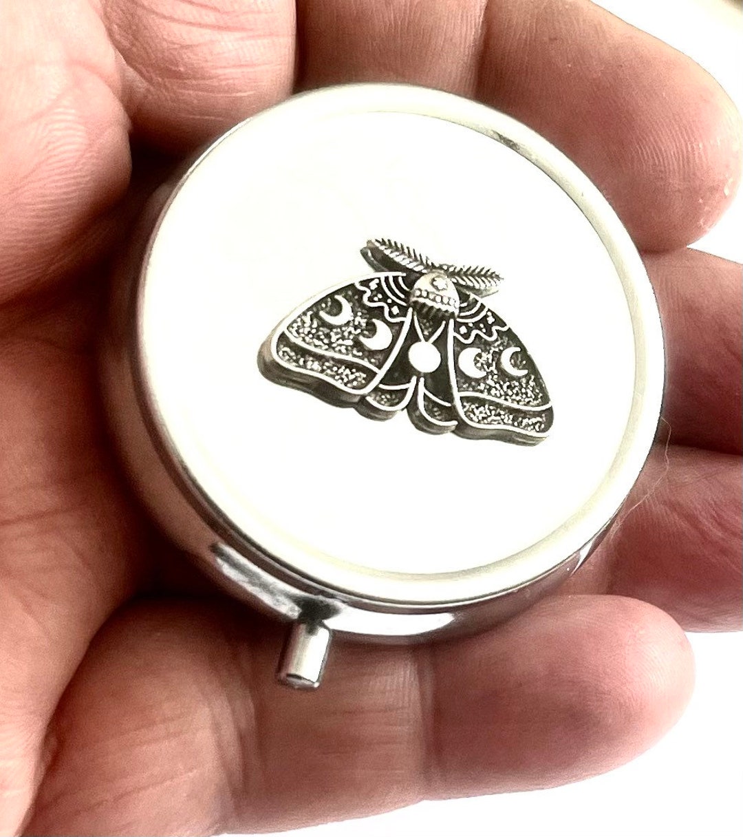 Luna Moth Compartment Pill Box Pill Case Container / T02 - Etsy