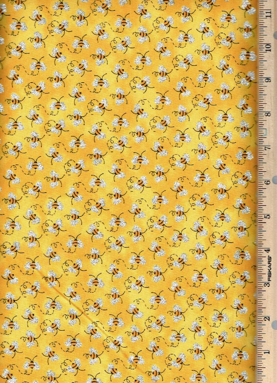 Bumble Bees W/silver Glitter Wings ,fabric Traditions Listed @ 1/2 Yd ...