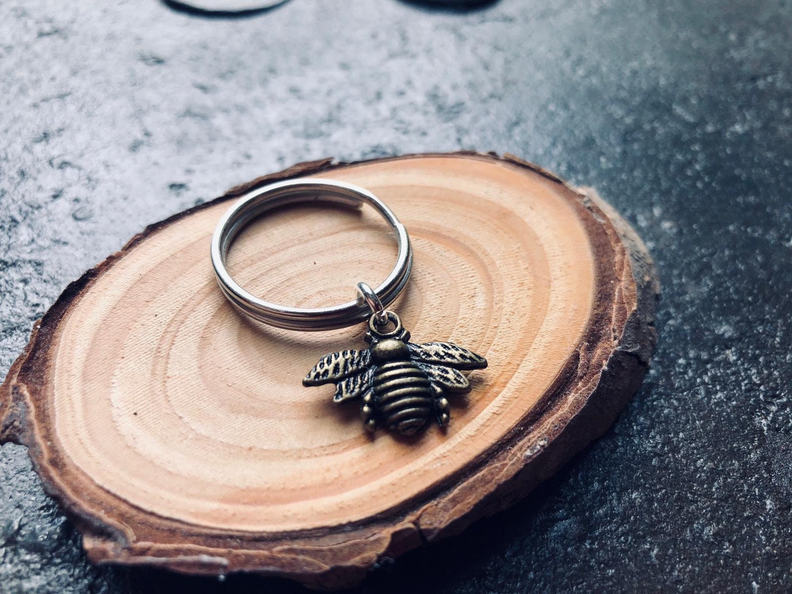 Bee Key-ring Honey Bee Garden and Nature Ecosystem | Etsy UK