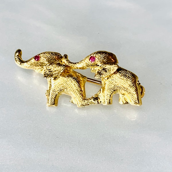 Elephant Brooch - Etsy
