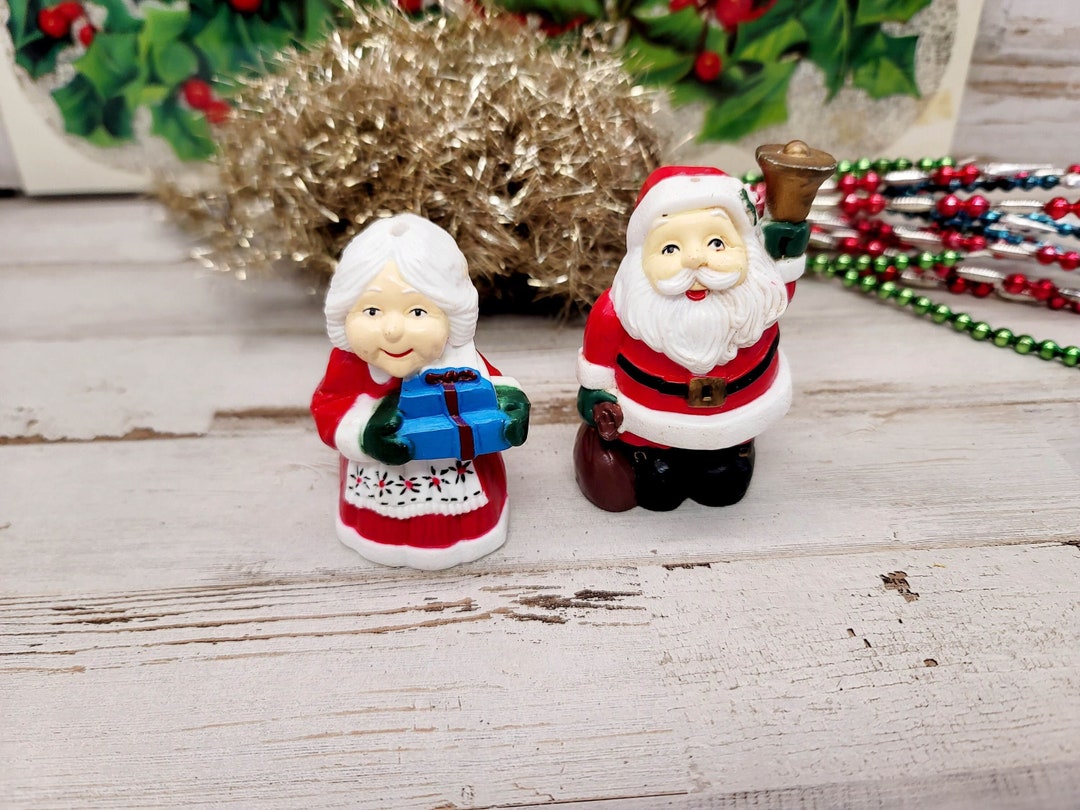 Christmas Retro Mr. and Mrs. Santa Salt and Pepper Shaker Set Gift Idea ...