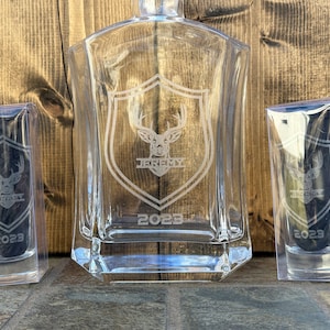 Personalized Deer Head Emblem Tequila Decanter Set, Custom Deer Head ...