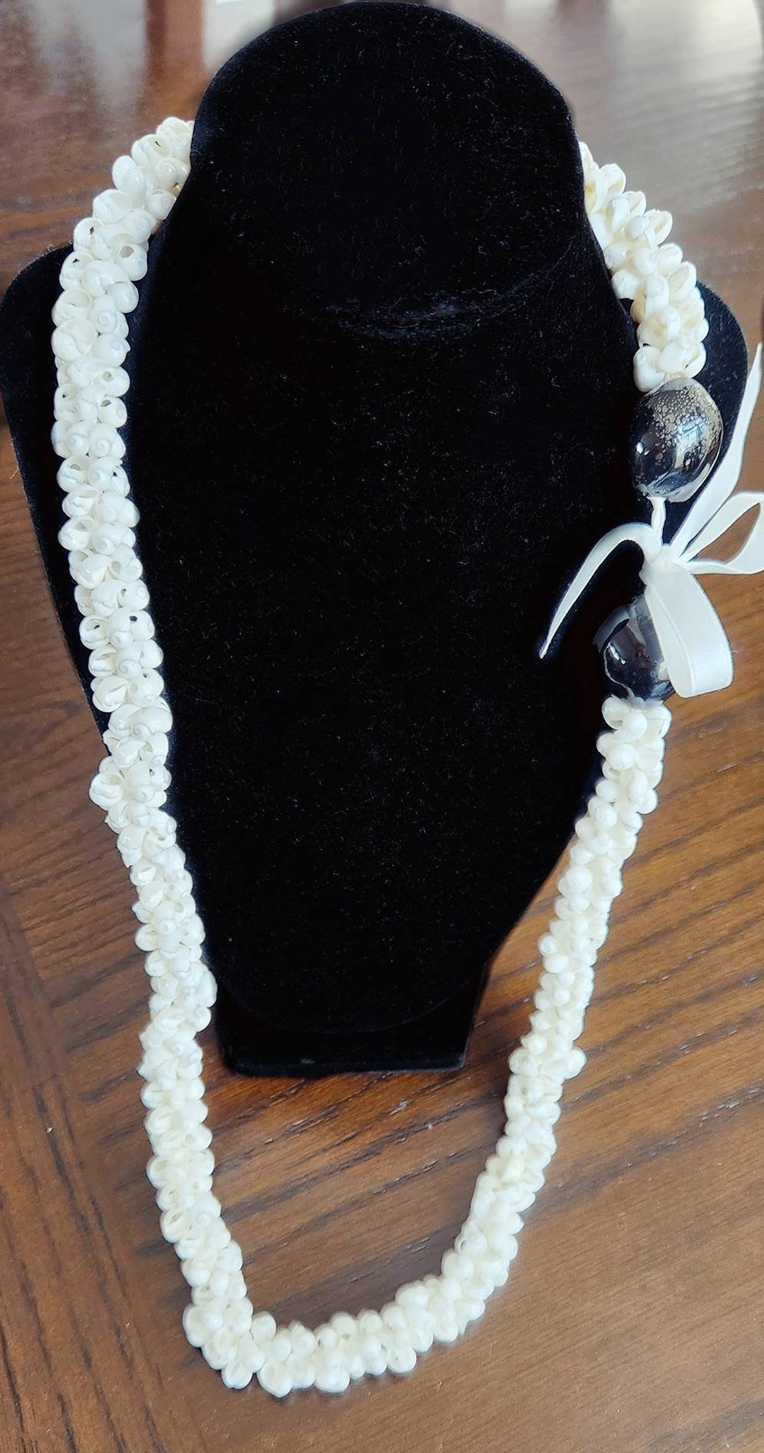 Cluster Shell Lei, White | Beautiful 28" Graduation Lei - Etsy