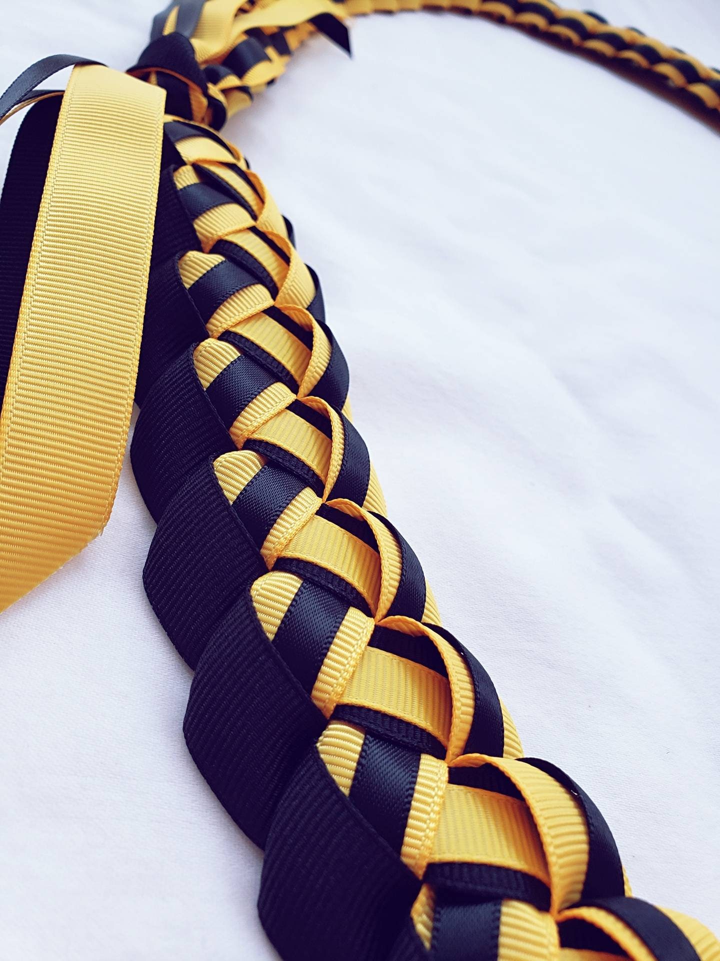 Graduation Lei - Light Gold & Black