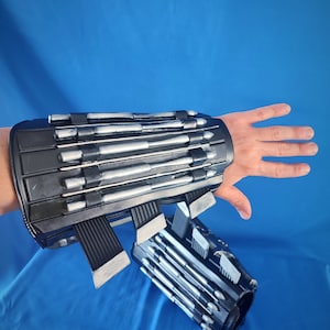 Cosplay Gauntlet Dark Hero – Sci-fi Warrior Arm Armor – Handmade ...