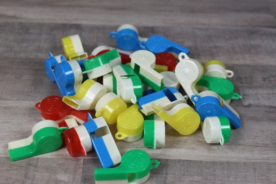 YOUR CHOICE of 1 or 4 Vintage Plastic Whistles Cracker Jack - Etsy