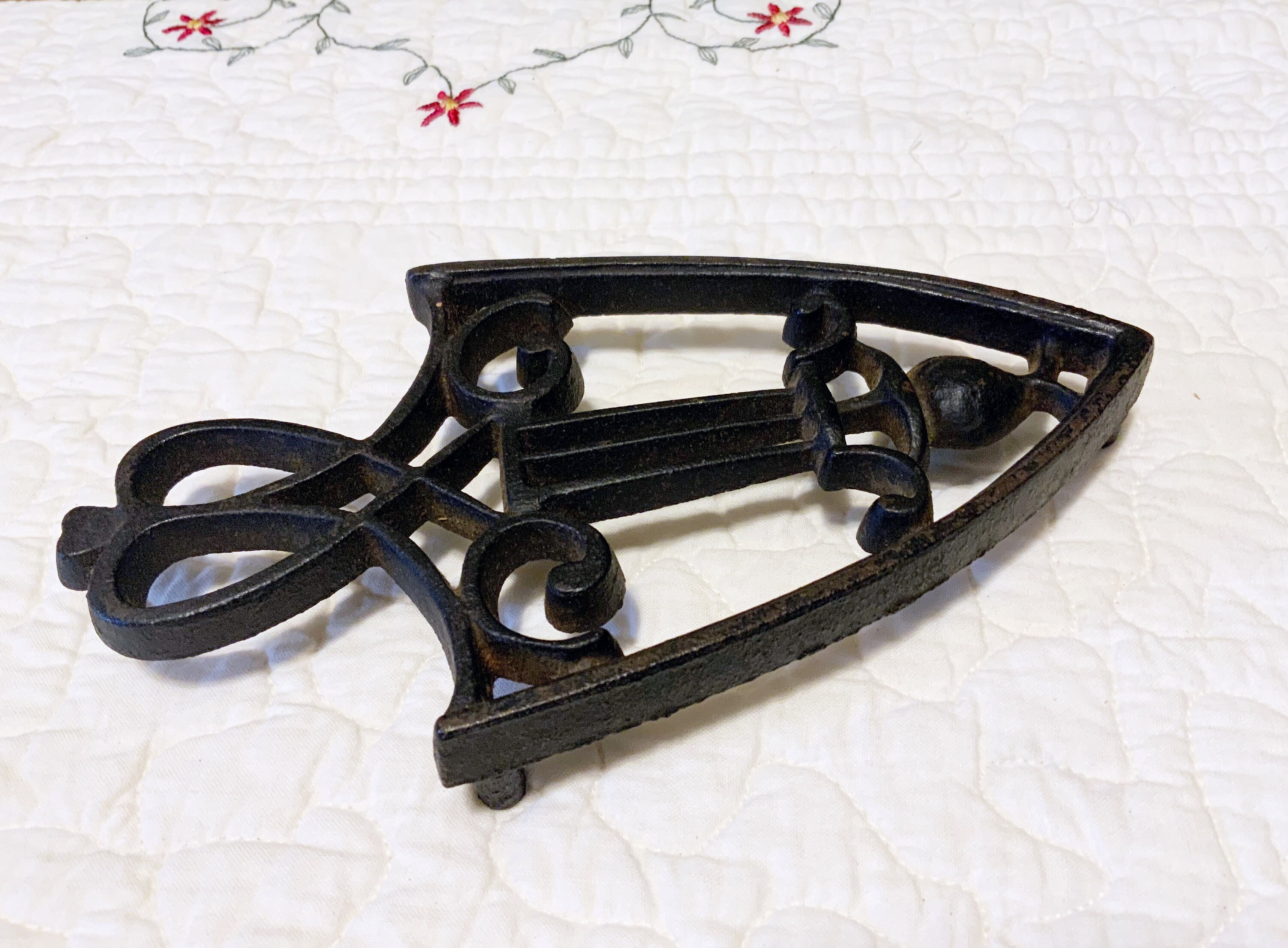 Vintage Sad Iron Decorative Trivet Kitchen & Dining Cookware etna.com.pe
