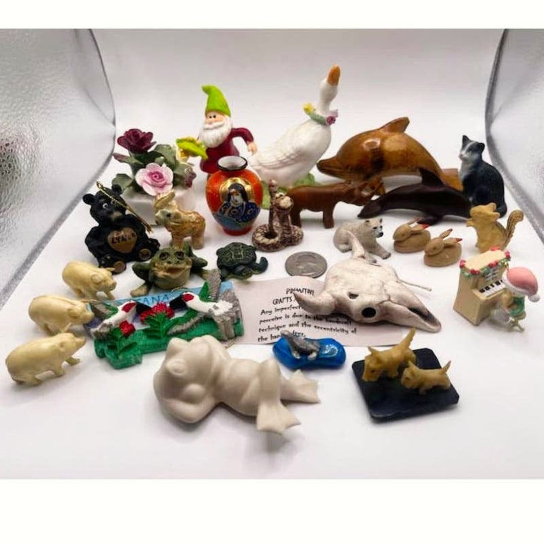 Random Lot of Vintage Miniature Knickknacks. Ceramic, Wood, and Misc ...