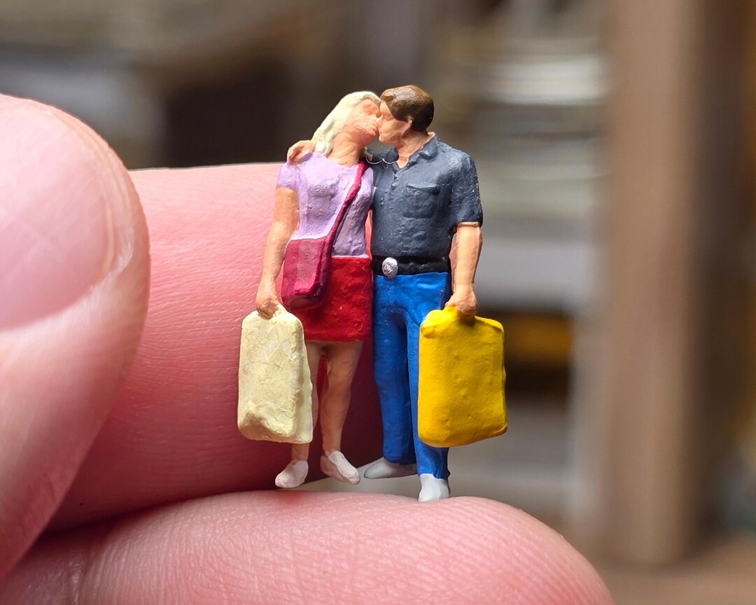 Scale 1:87 Young Couple Shopping Figure Scale for Photographing ...