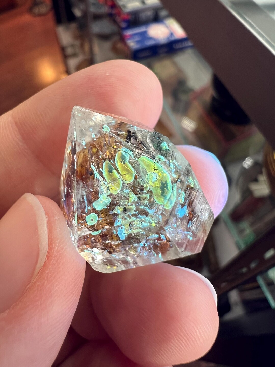 Large Rare Fluorescent UV Reactive Pakimer Petroleum Golden Enhydro ...