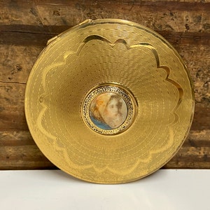 Vintage Stratton Compact With Madonna and Child Centerpiece, Stratton ...
