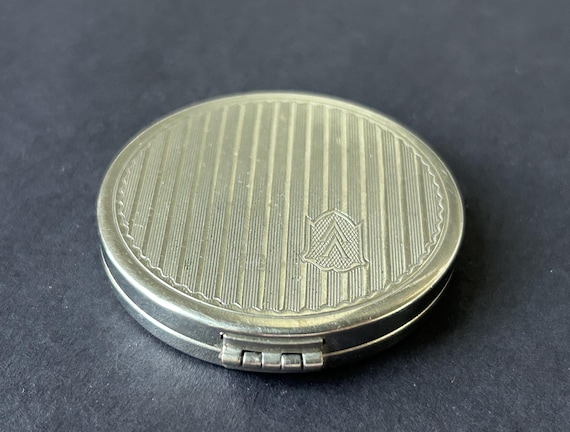 1920's Antique Silver Metal Compact by Victor Vivaudo… - Gem