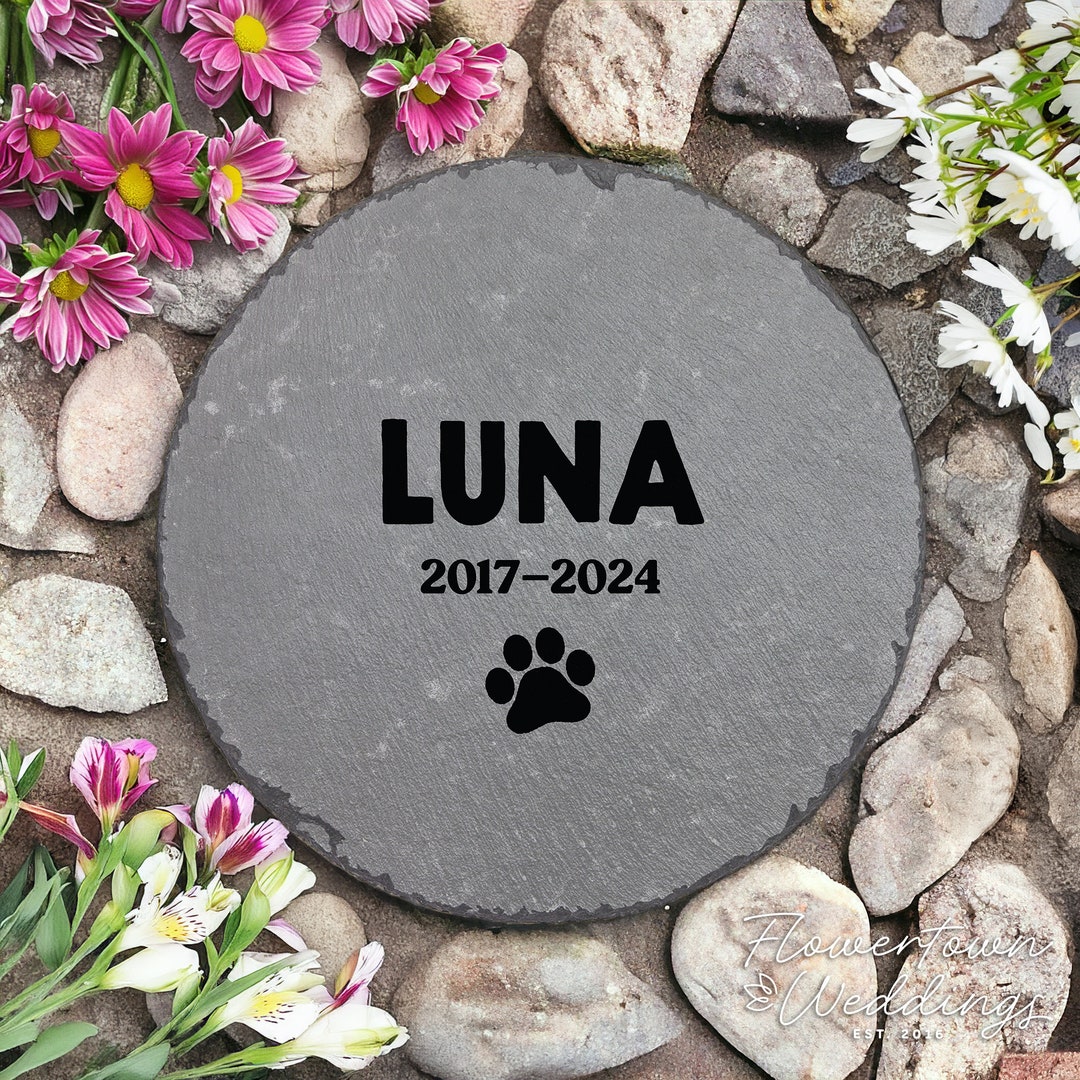 Dog Memorial Garden Stone, Personalized Pet Memorial Rock, in Memory ...