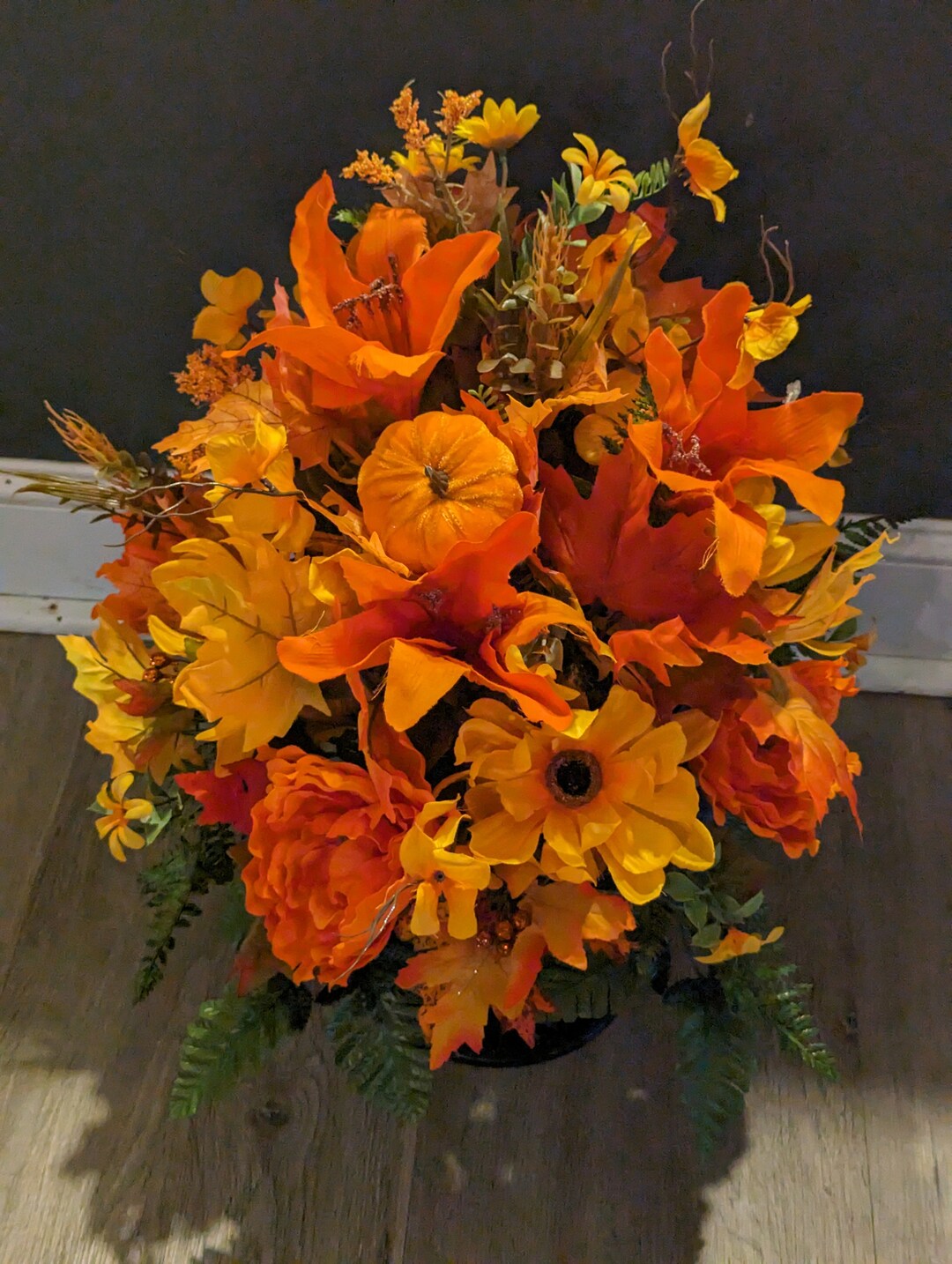 Cemetery Urn Flowers, Cemetery Flowers, Grave Decorations, Cemetery ...