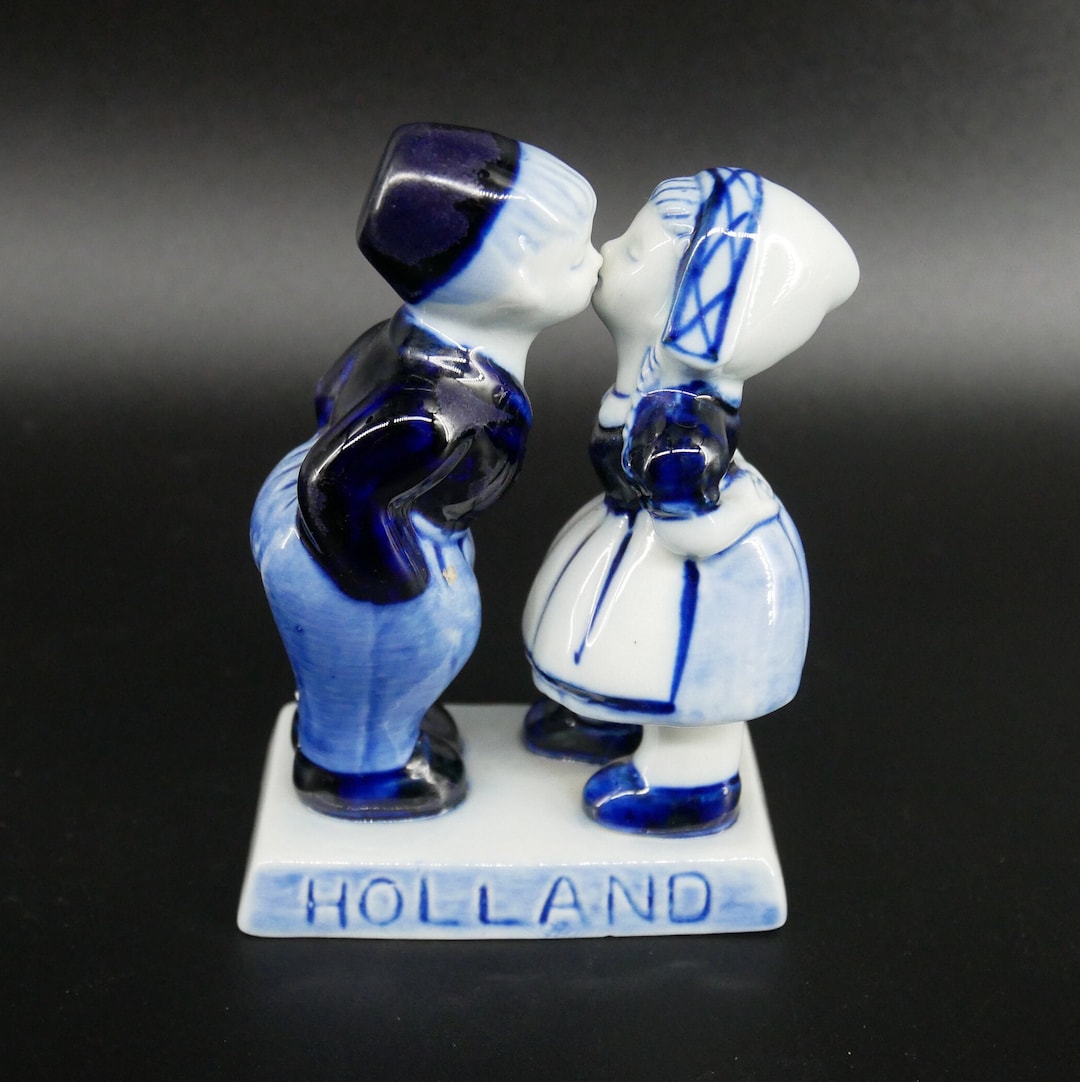 Vintage Delft Dutch Kissing Boy and Girl Blue and White - Etsy