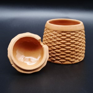 Terracotta Pottery Honey Comb Bee Hive Lidded Honey Pot Condiment Jar ...