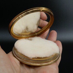 Vintage Face Compact Face Powder Makeup Compact Vanity Collectible ...