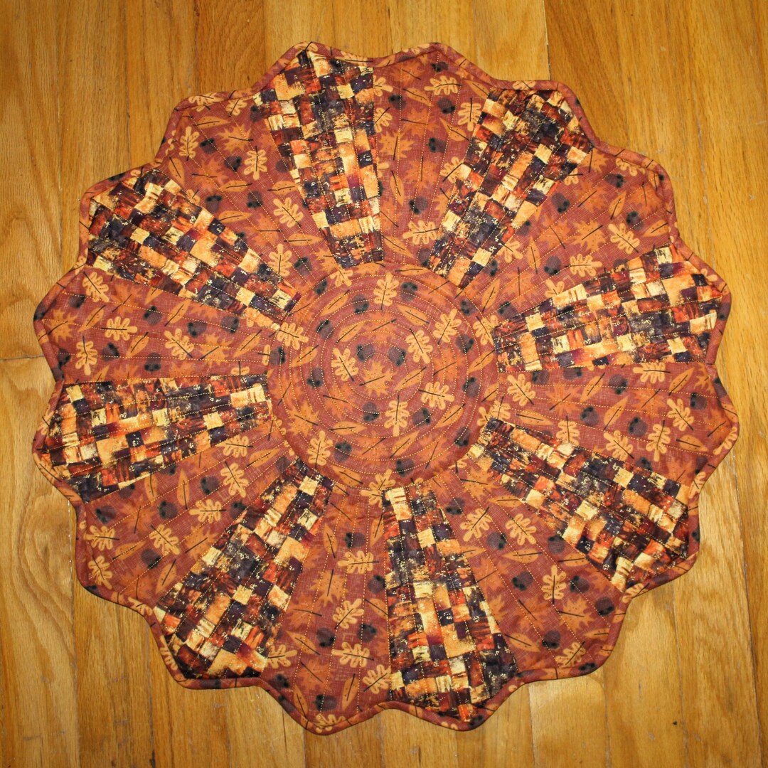 Dresden Plate Quilted Festive Table Topper Holiday Centerpiece FALL ...