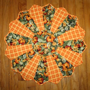 Dresden Plate Quilted Festive Table Topper Holiday Centerpiece FALL ...