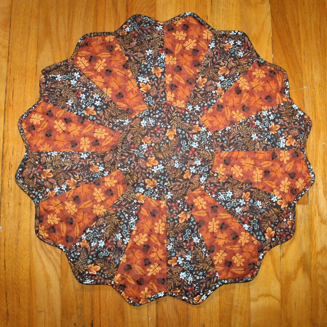 Dresden Plate Quilted Festive Table Topper Holiday Centerpiece FALL ...