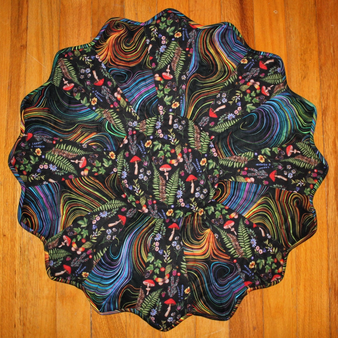 Dresden Plate Quilted Holiday Table Topper Christmas Year Round ...