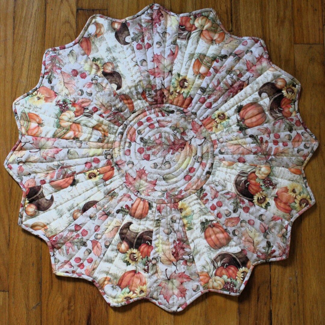 Dresden Plate Quilted Festive Table Topper Holiday Centerpiece FALL ...