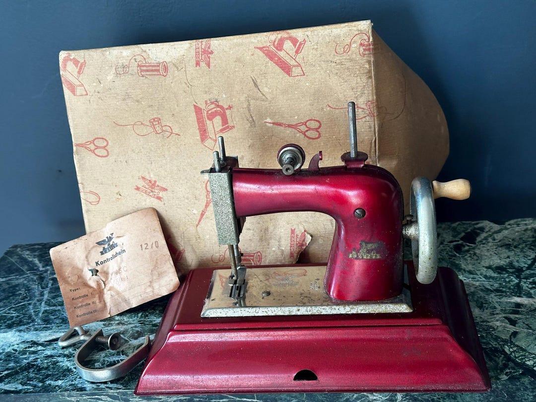 Old Vintage Casige Child's Toy Sewing Machine German British Zone in ...