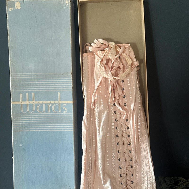 Louis Girdles - Etsy Canada