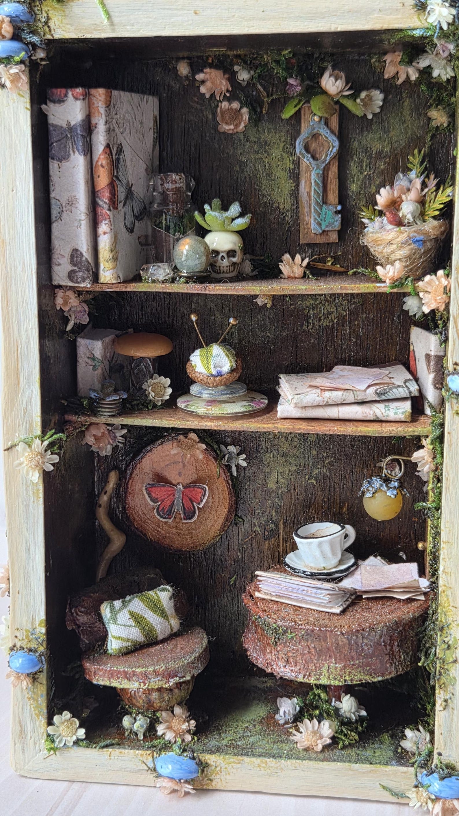 Mini Bookshelf // Fairy Furniture // Fairy Book Nook - Etsy