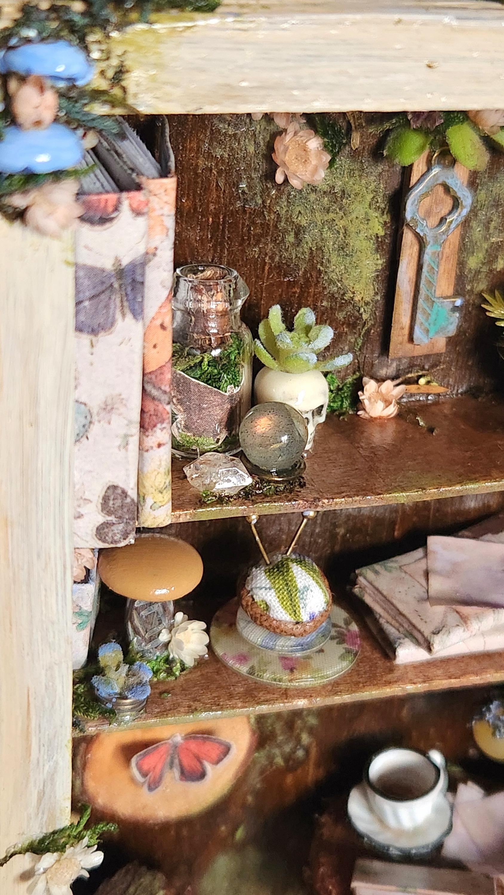 Mini Bookshelf // Fairy Furniture // Fairy Book Nook - Etsy