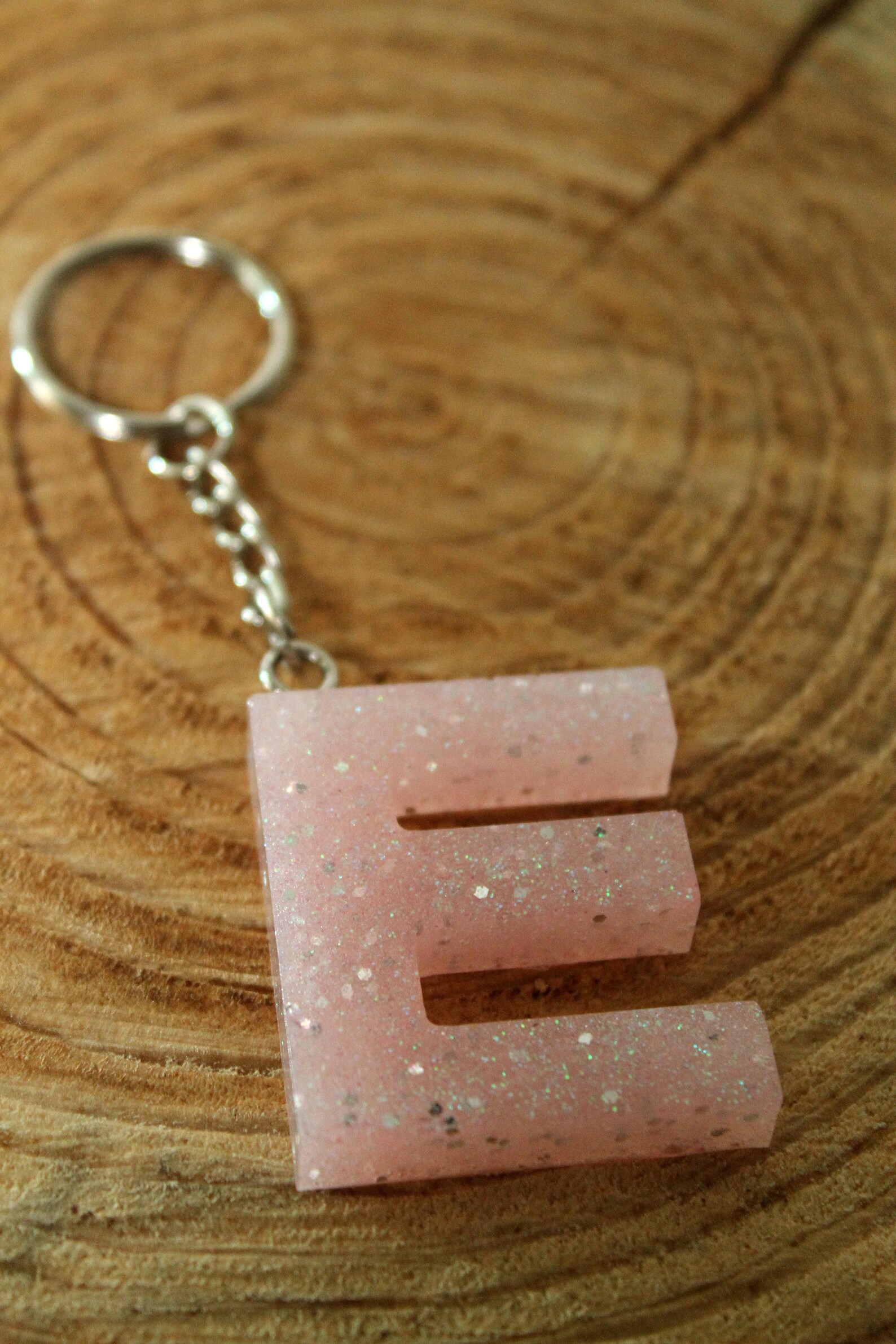 LETTER E KEYCHAIN Pink glitter colorful and unique letter key | Etsy