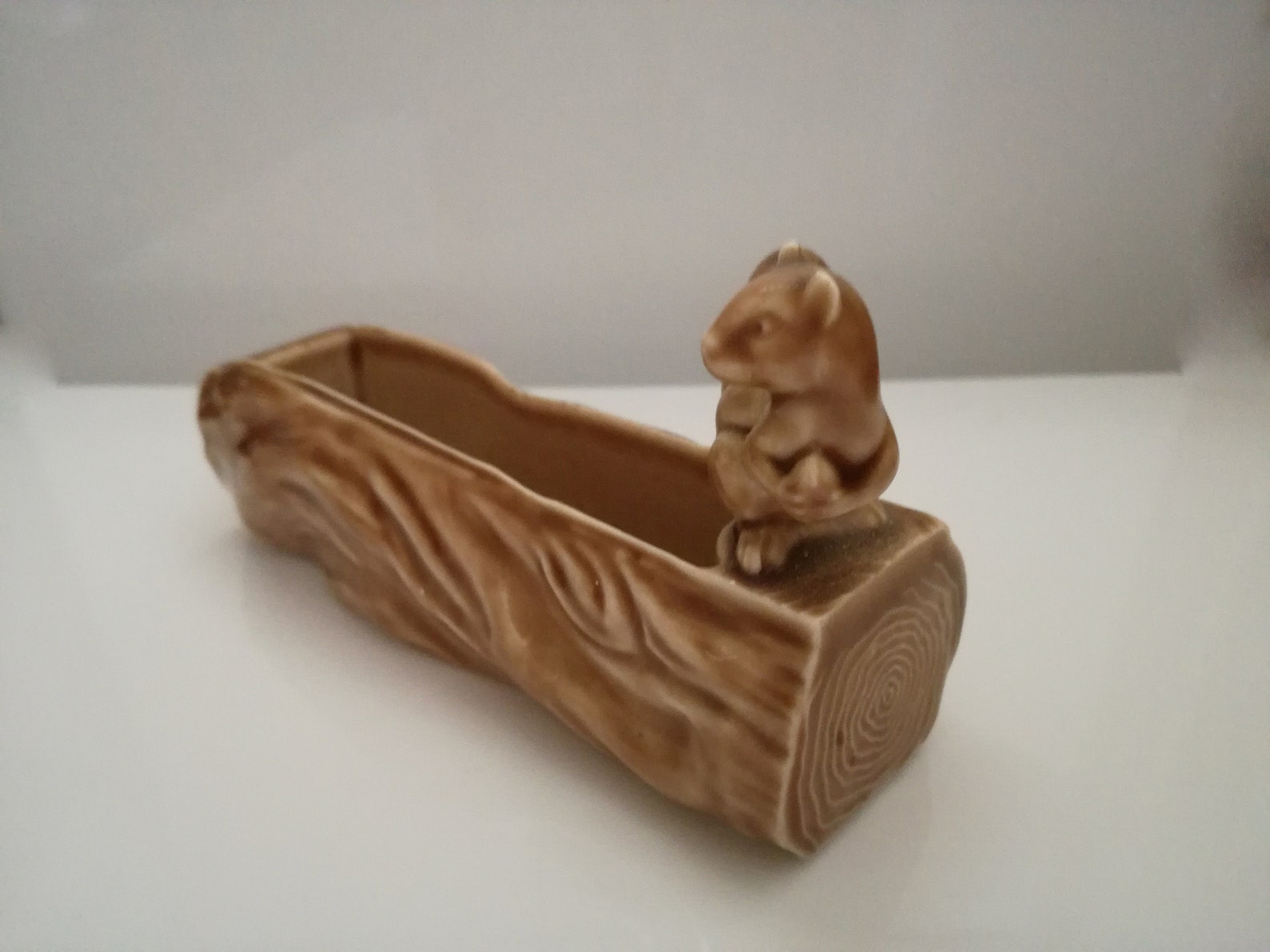 Vintage Wade / Brown Squirrel / TREE LOG Pottery, Squirrel Planter ...