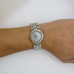 Ladies Watch / Quartz Watch / Grey Faced Watch / Ladies Watch / Large Wrist Size / Vintage Sport ...