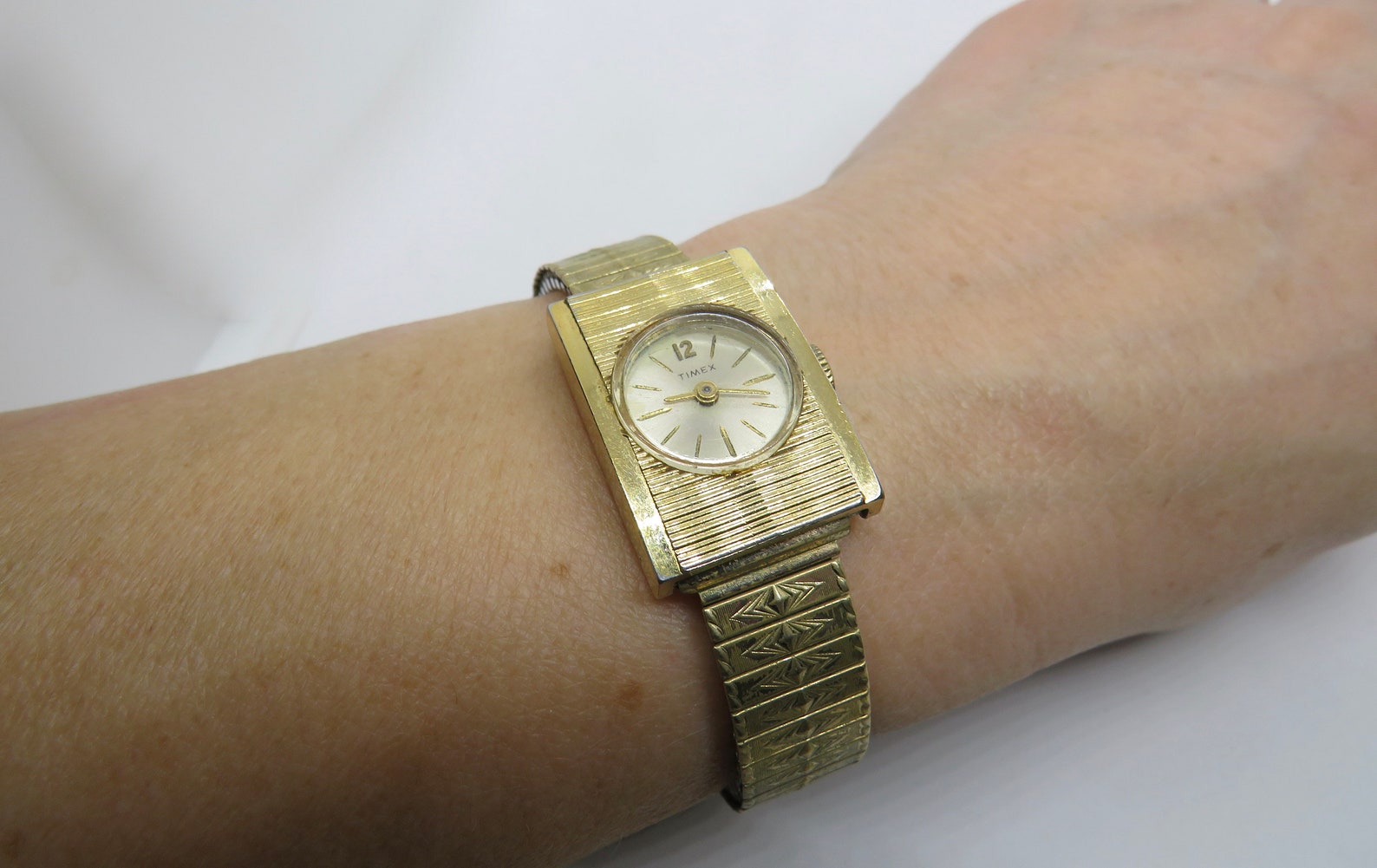 Vintage Timex Tank Watch / Square Watch / Jewels / Winding - Etsy