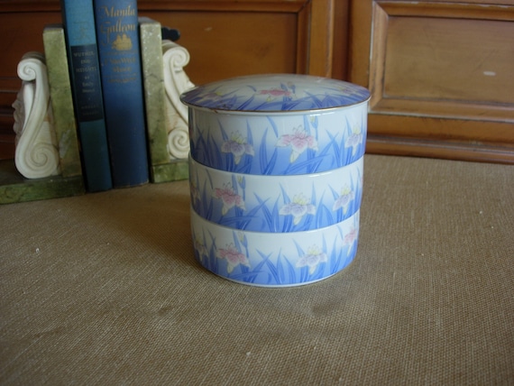 OMC Japan three tiered trinket box - Gem