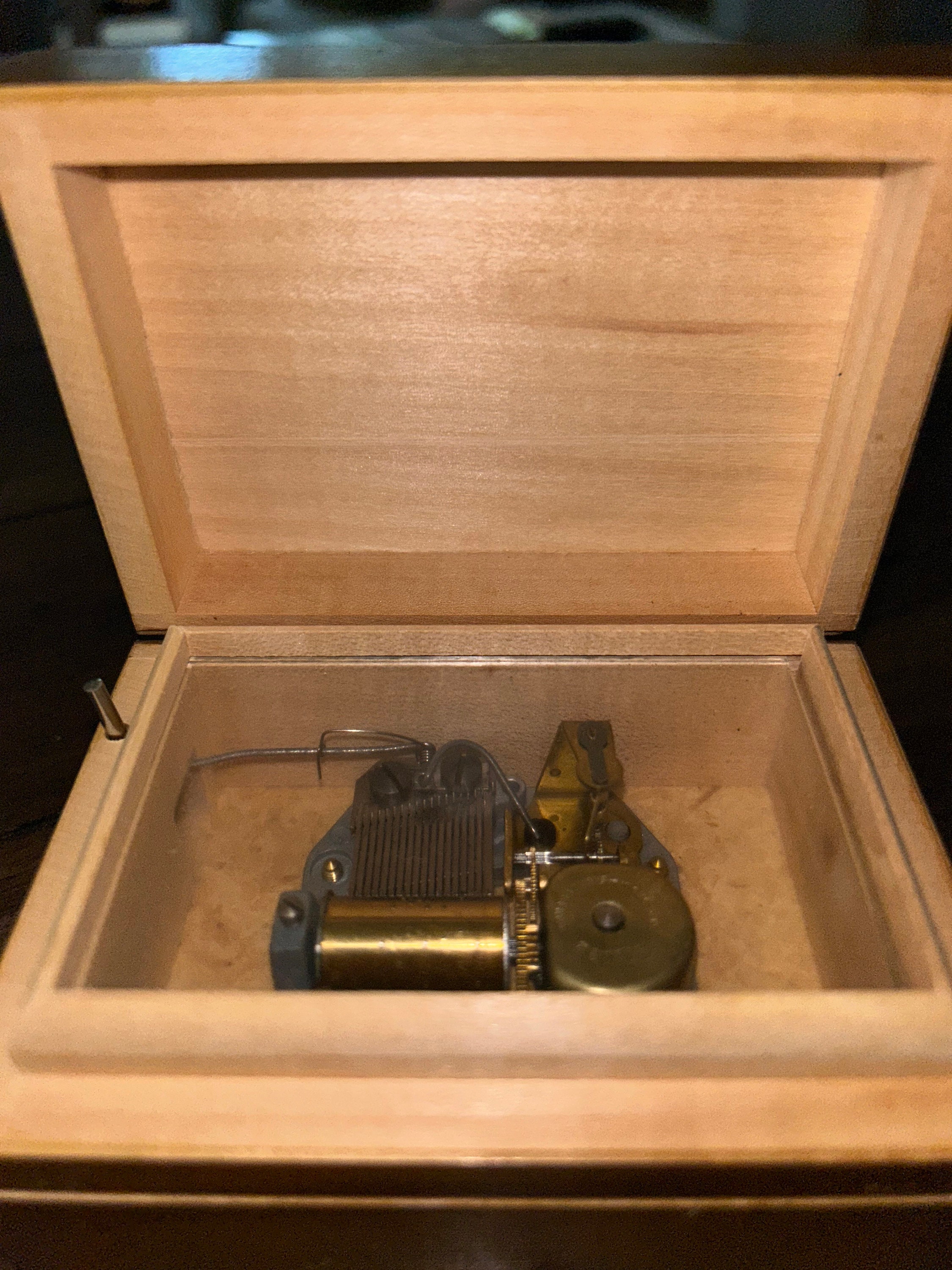 Reuge Swiss Musical Movement Box Made in Switzerland Lairs Theme 1990s ...