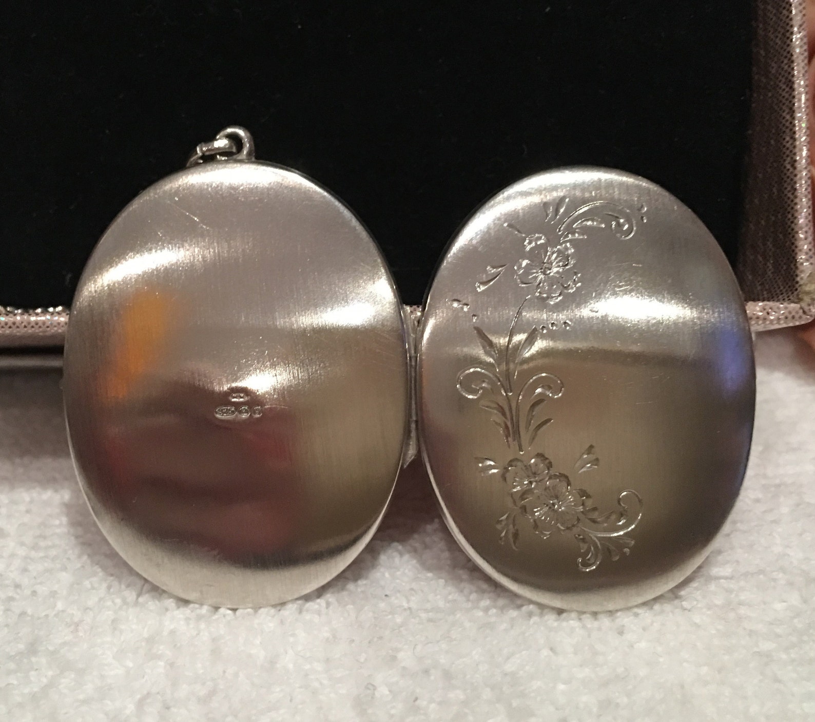 Beautiful Vintage Sterling Silver OVAL Locket-engraved - Etsy