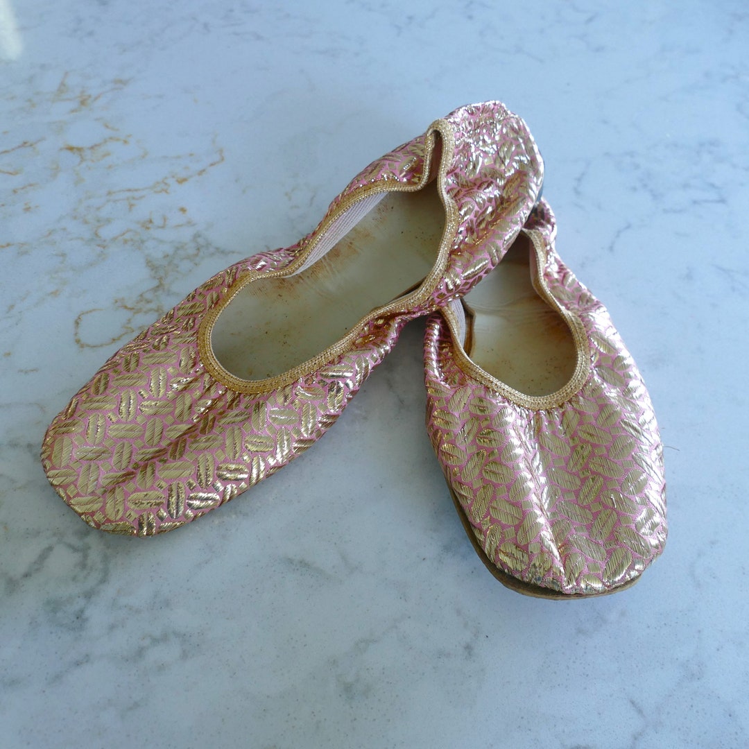 Vintage Pink & Gold Lame Ballet Style Slippers - Pretty Marilyn Monroe ...