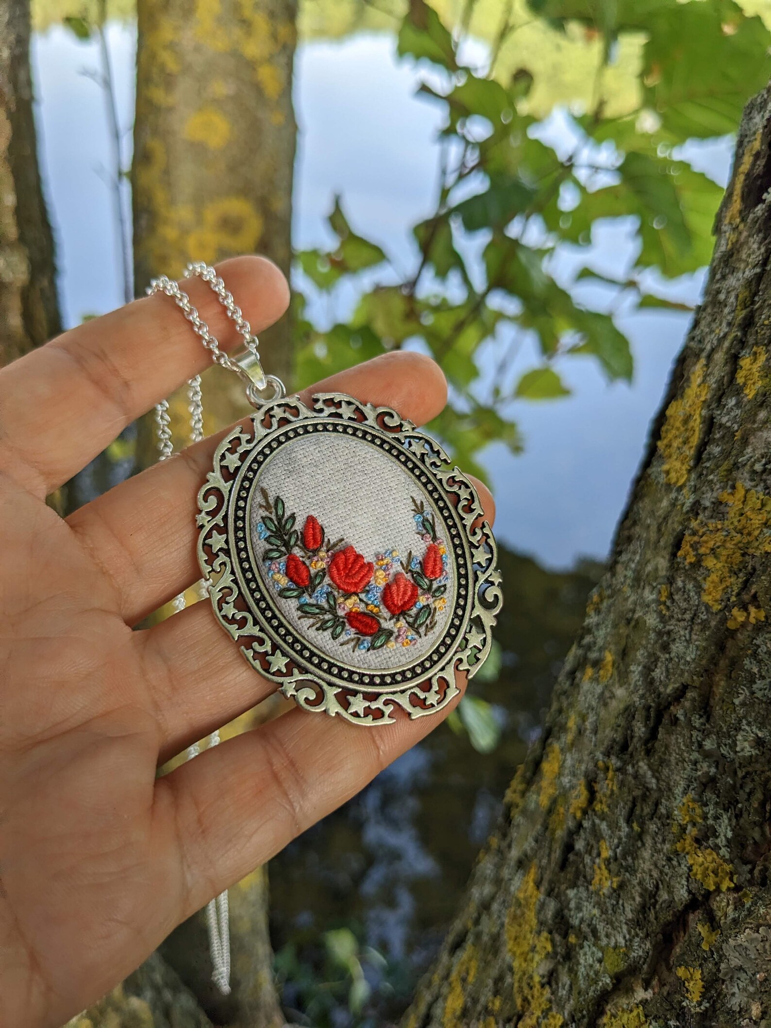 Embroidered Pink Roses Pendant Necklace, Embroidered Silver Tone ...