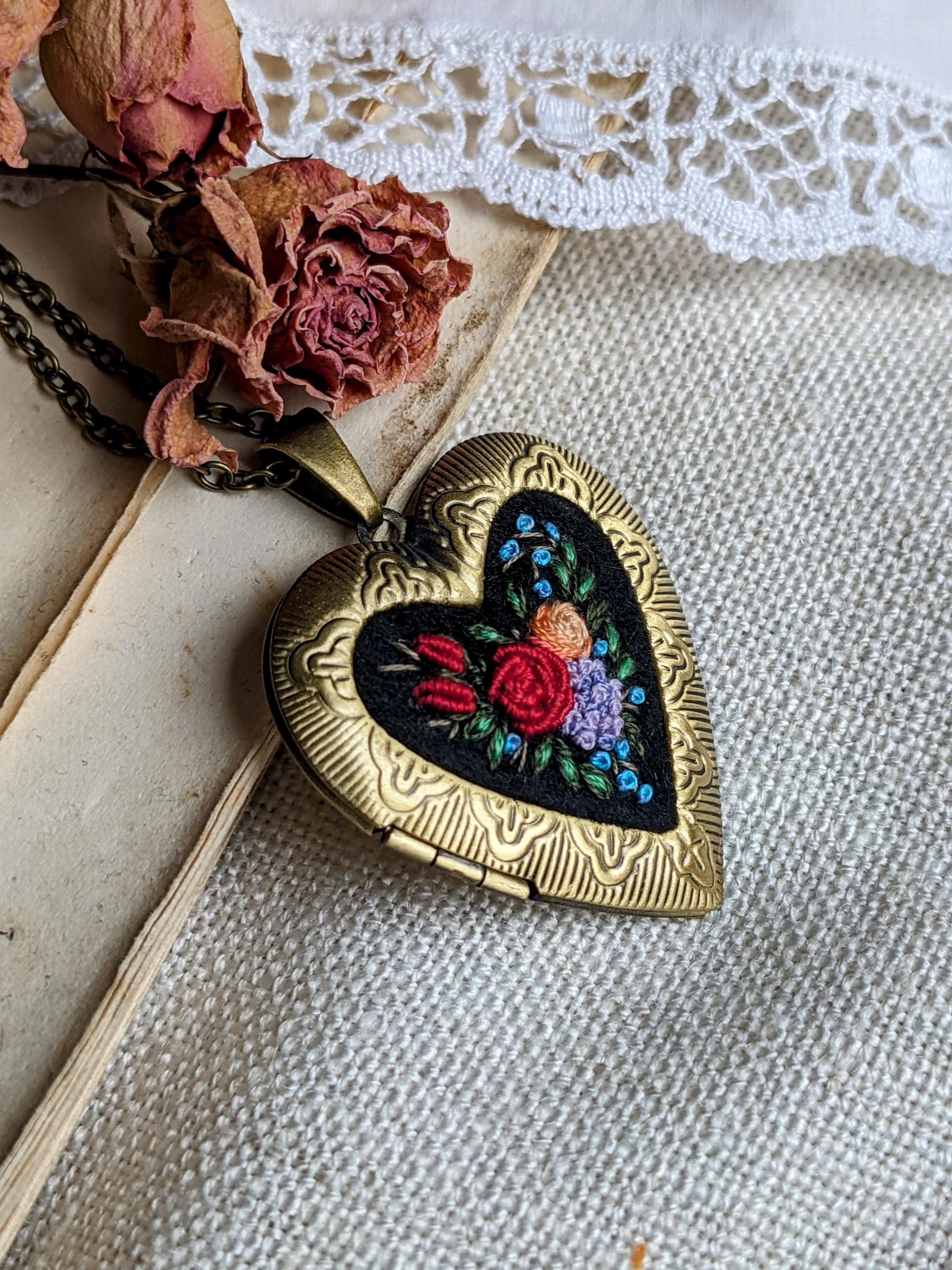 Embroidered Heart Locket, Red Roses Pendant Locket, Photo Locket ...